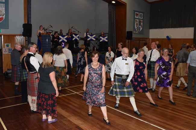 Cheering in the New Year: 2020 Hogmanay | Dance Scottish Wellington